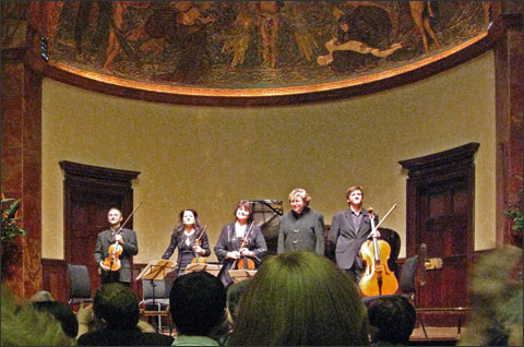 Welcome to the website of pianist Piers Lane